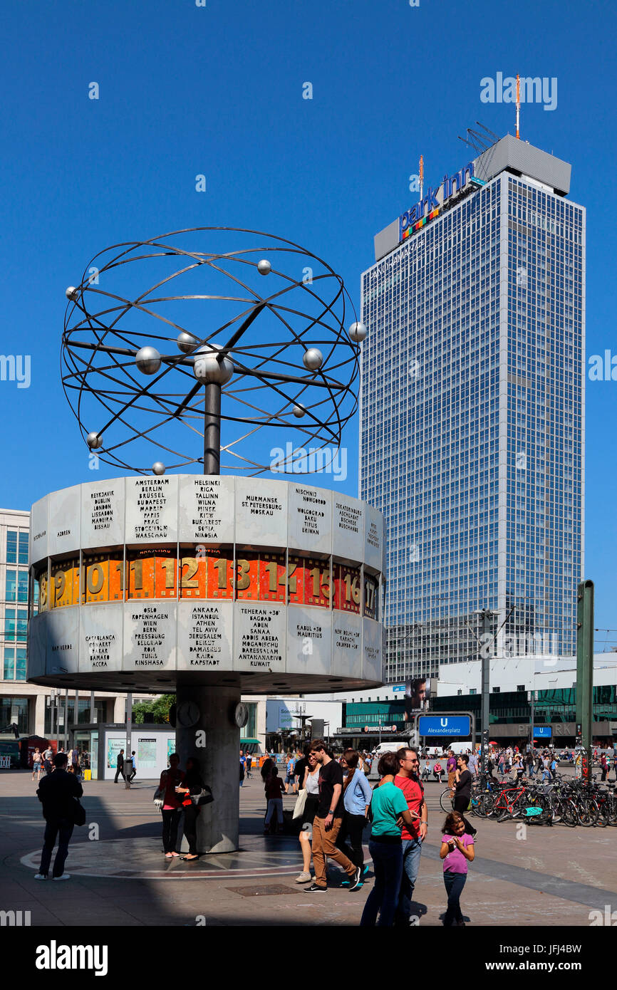 Berlin Alexanderplatz (square Stock Photo - Alamy