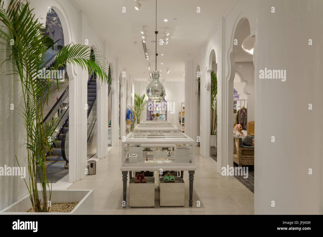 Lahore shopping malls hi-res stock photography and images - Alamy