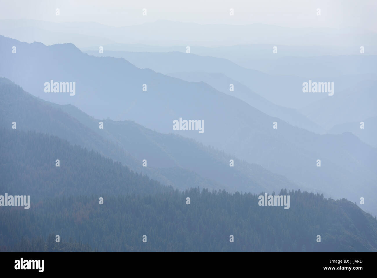 Hazy valley view hi-res stock photography and images - Alamy