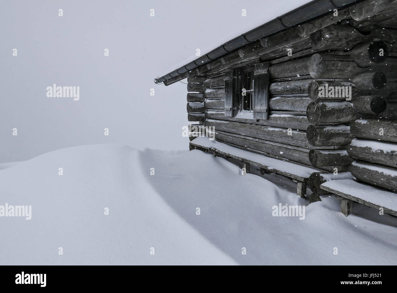 In snowdrift hi-res stock photography and images - Alamy