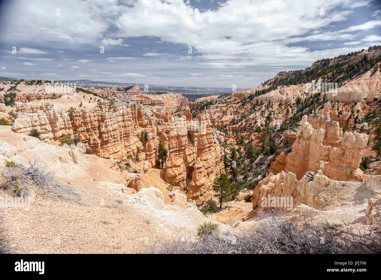 Rock pyramids in bryce canyon nationalpark hi-res stock photography and ...