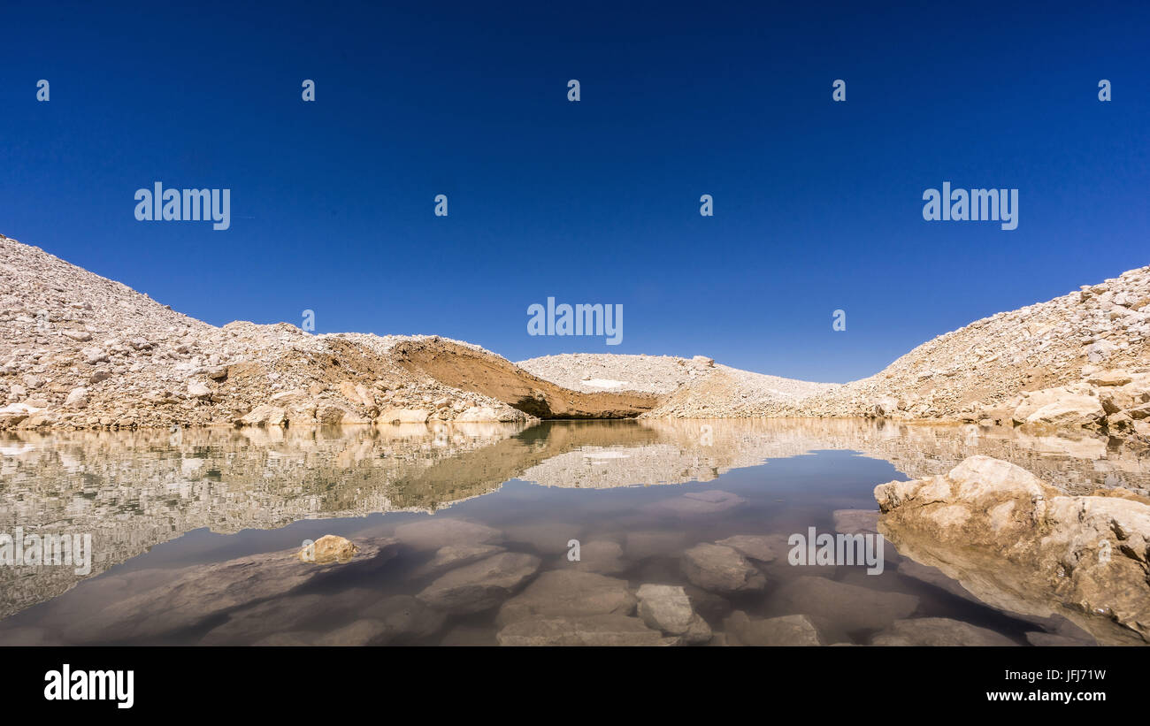 Mountain lake at the Pisciadu via ferrata, dolomites, Sella group, Alta ...