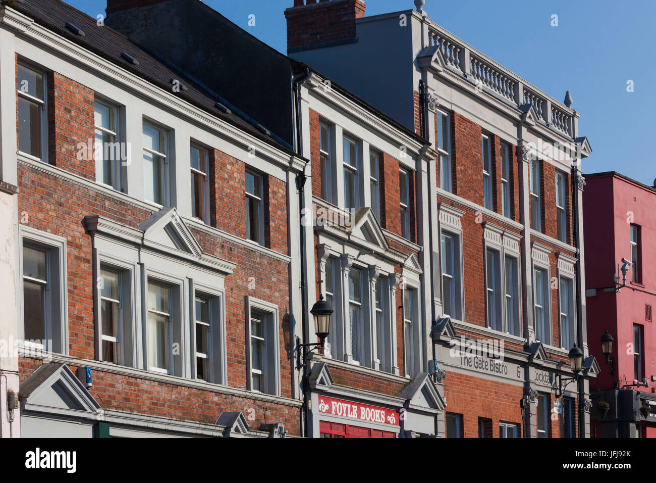 UK, Northern Ireland, County Londonderry, Derry, buildings in the ...
