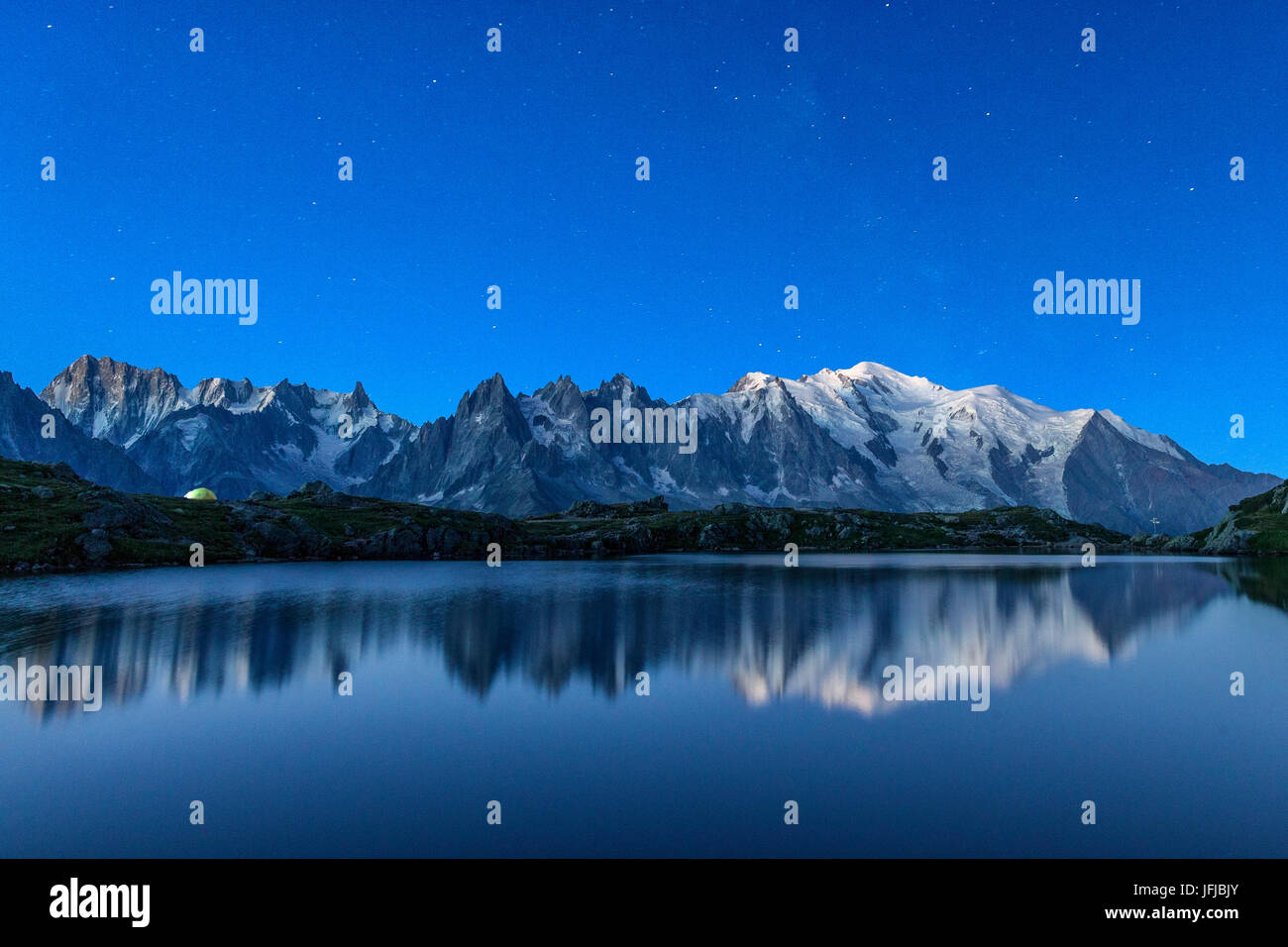 Mont blanc mountain range hi-res stock photography and images - Alamy