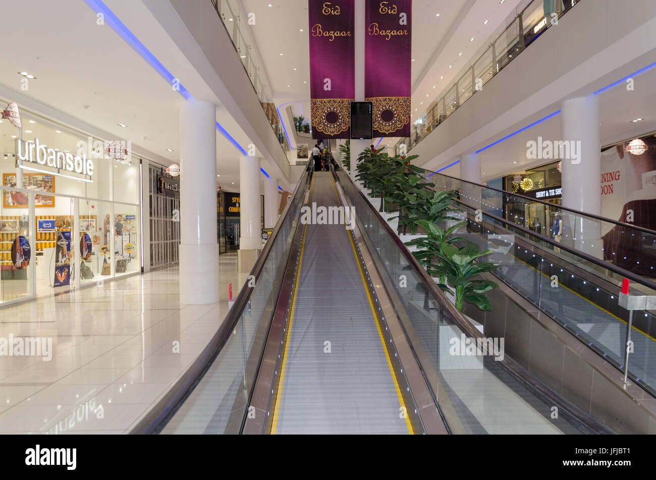 Lahore shopping malls hi-res stock photography and images - Alamy