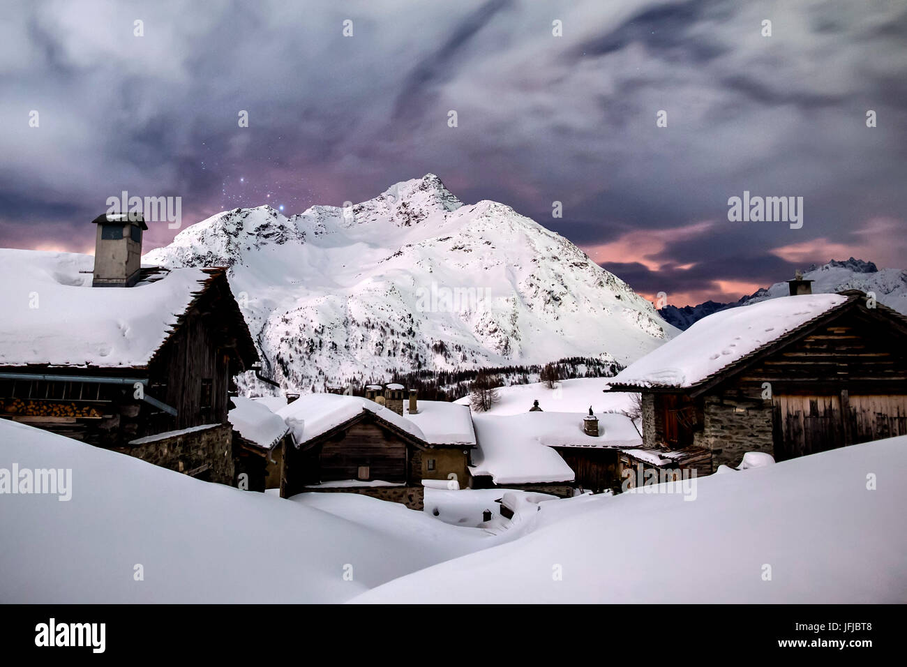 Village night switzerland hi-res stock photography and images - Alamy