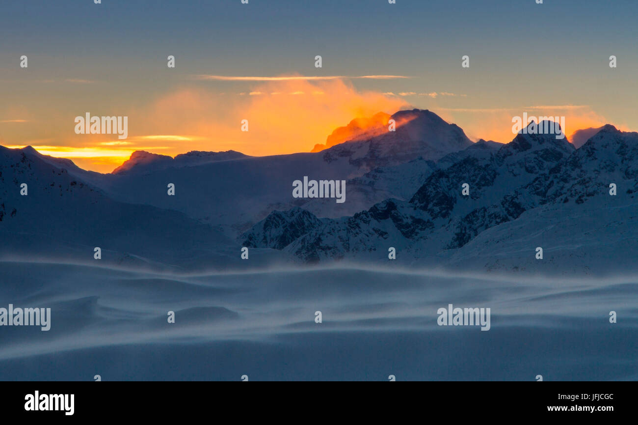 Windy summit hi-res stock photography and images - Alamy