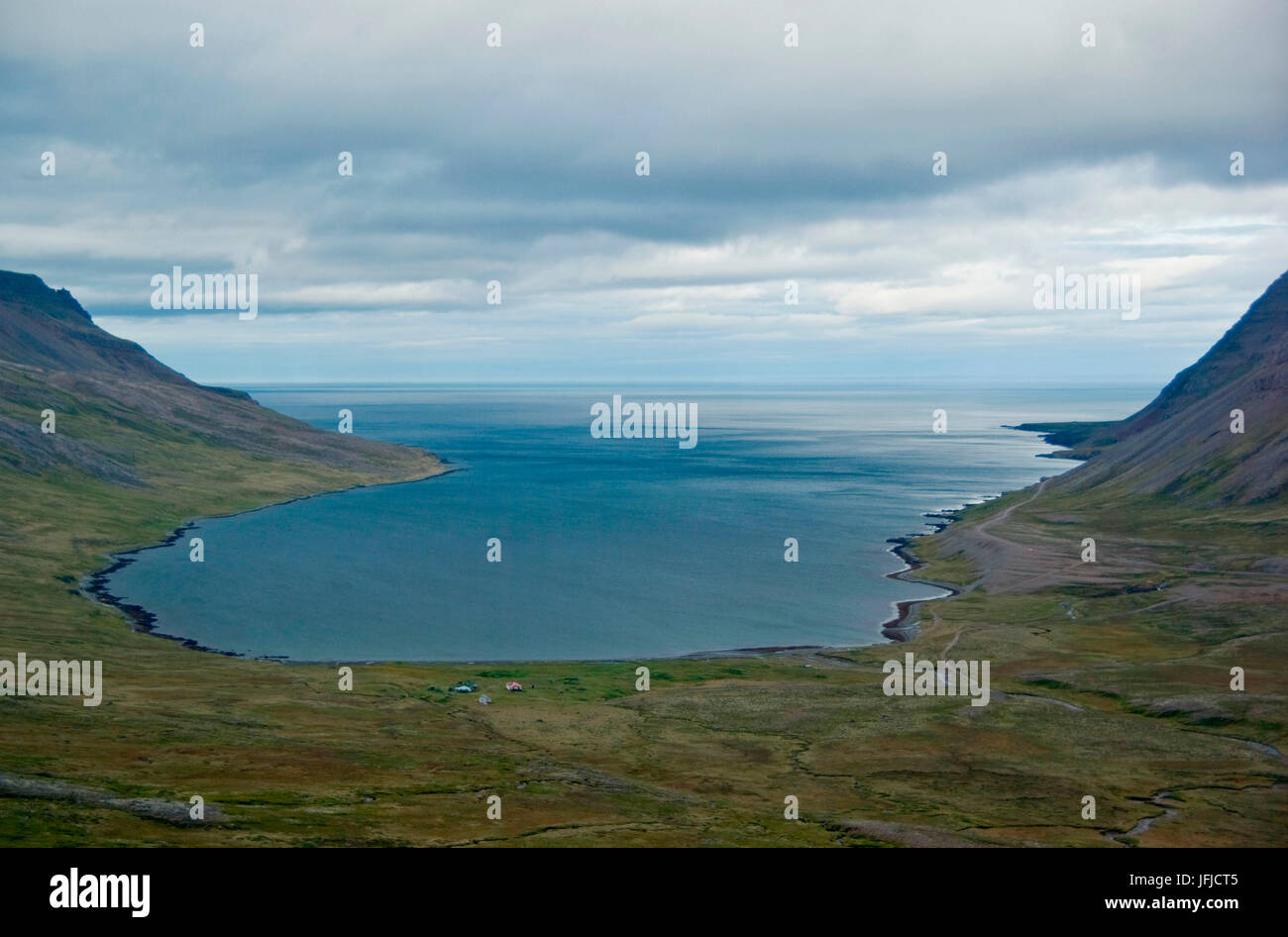 Cold desert hi-res stock photography and images - Alamy