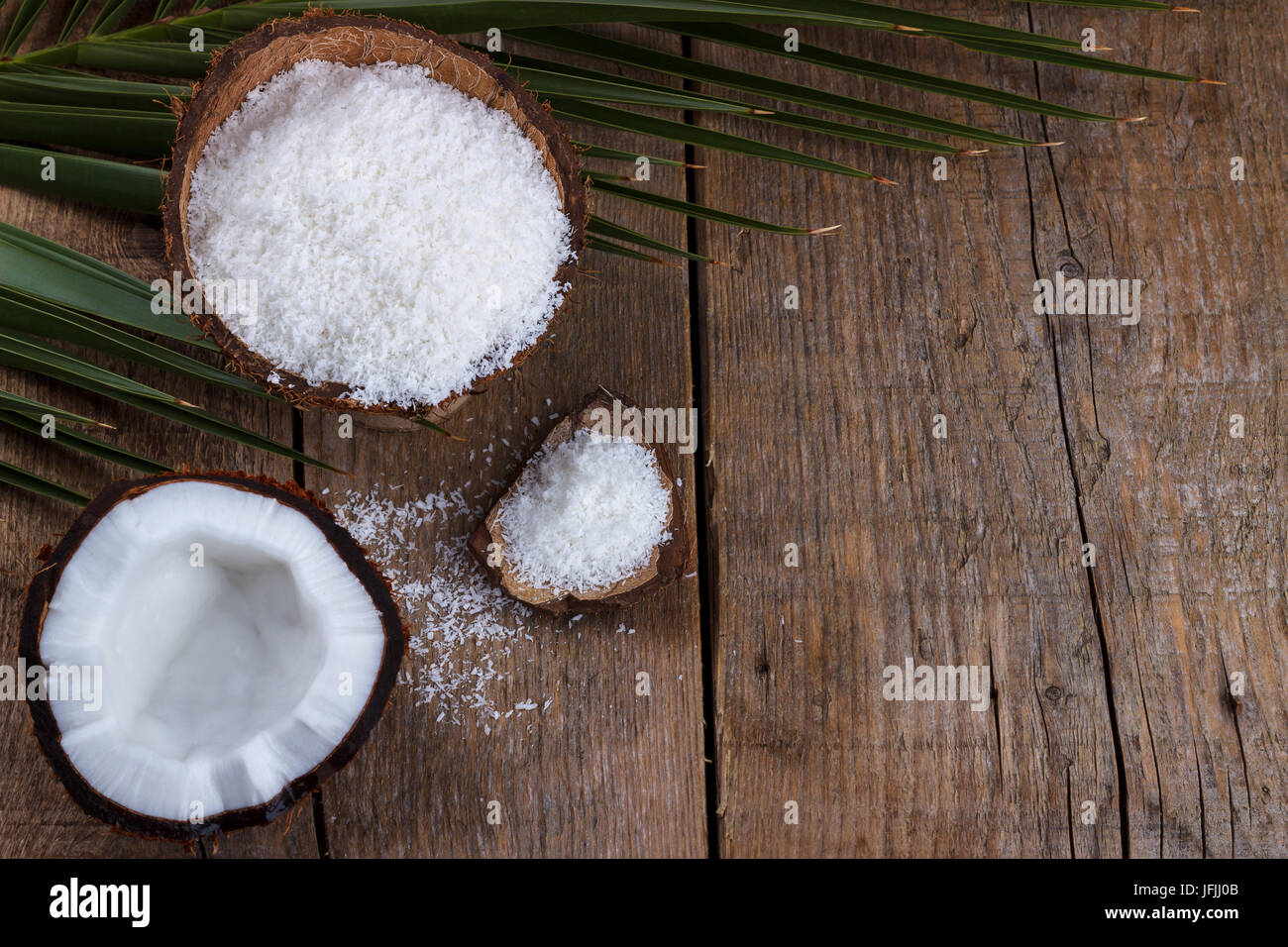 Wood table and coconut hi-res stock photography and images - Alamy