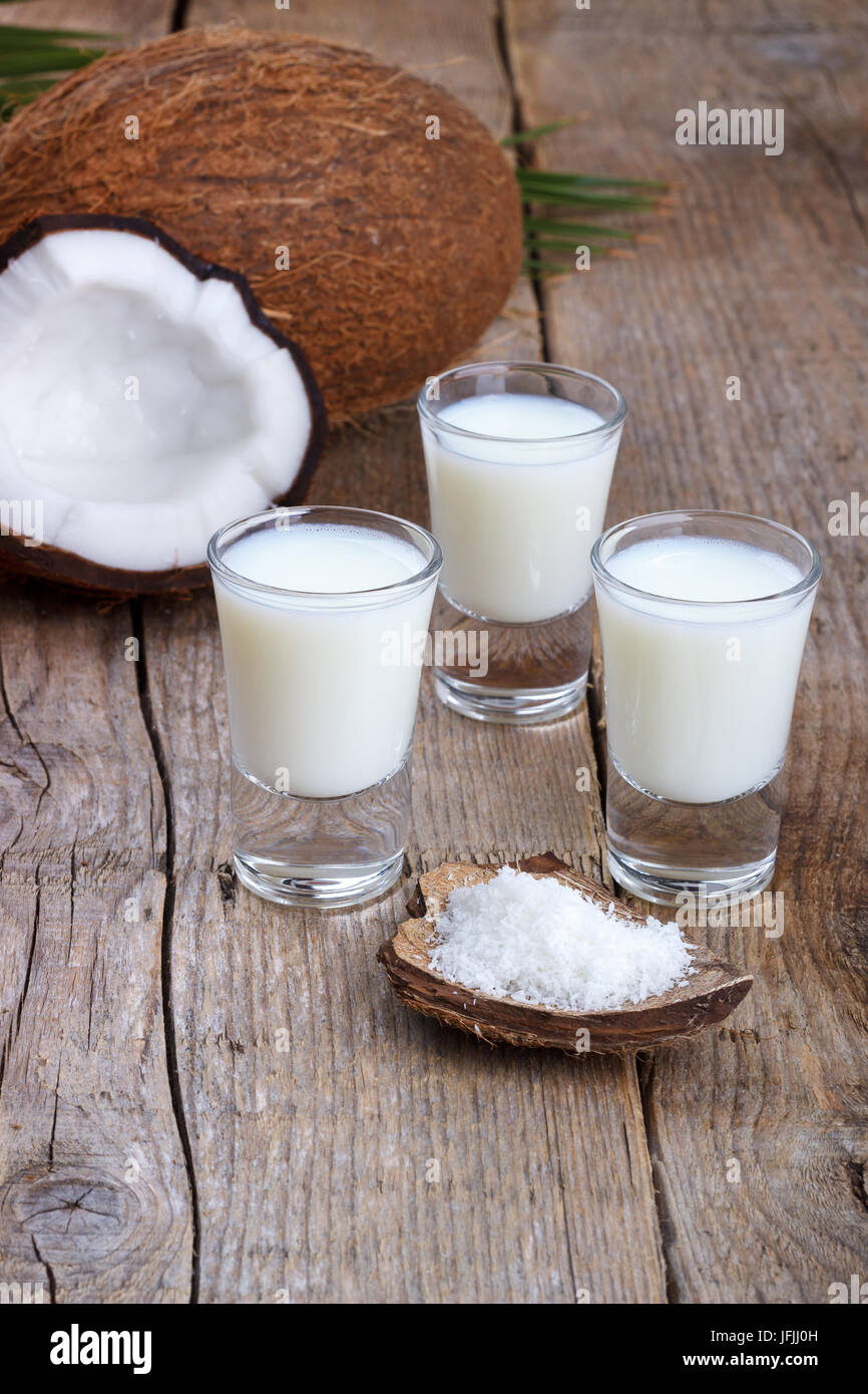 Fresh Coconut milk Stock Photo - Alamy