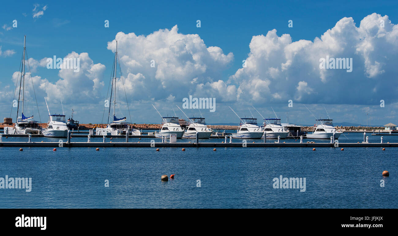 Cuban fishing boats hi-res stock photography and images - Alamy