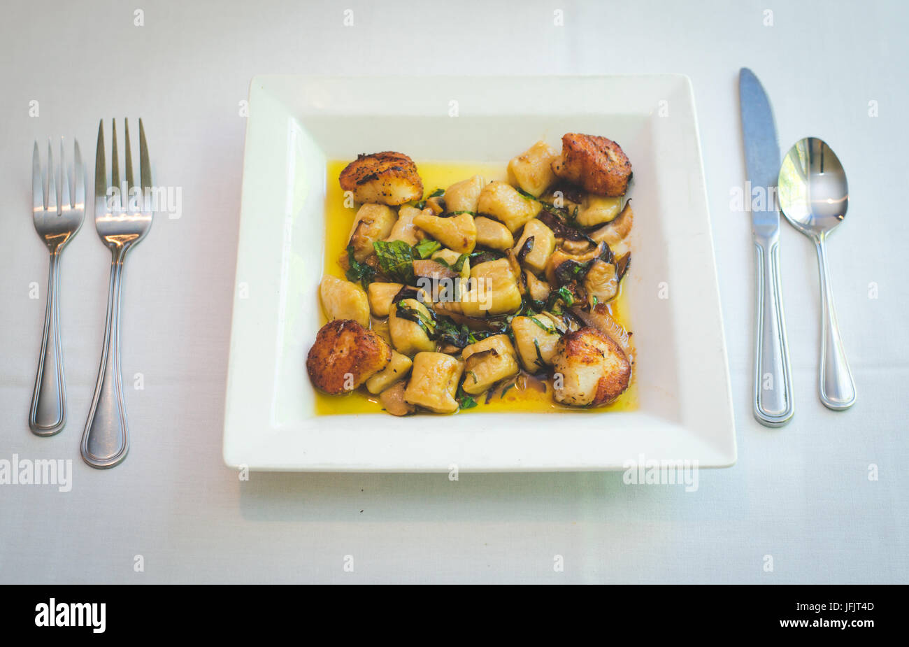 Artistic food plating hi-res stock photography and images - Alamy