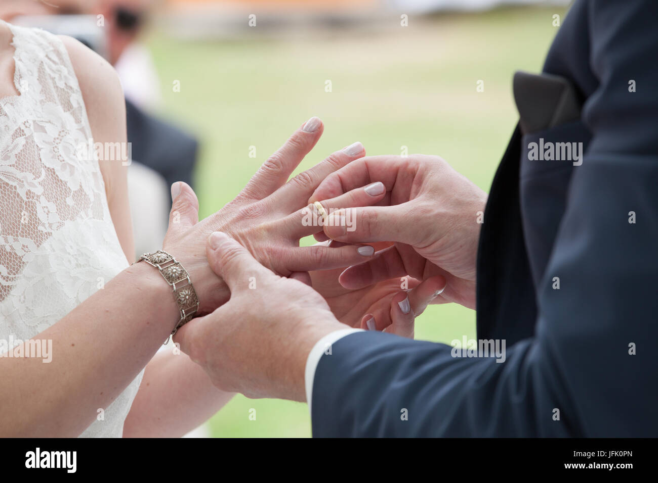 Hochzeitsringe hi-res stock photography and images - Alamy