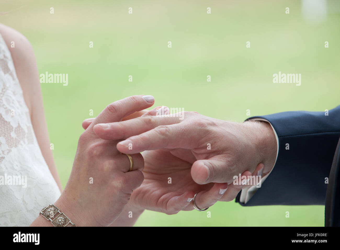 Hochzeitsringe hi-res stock photography and images - Alamy