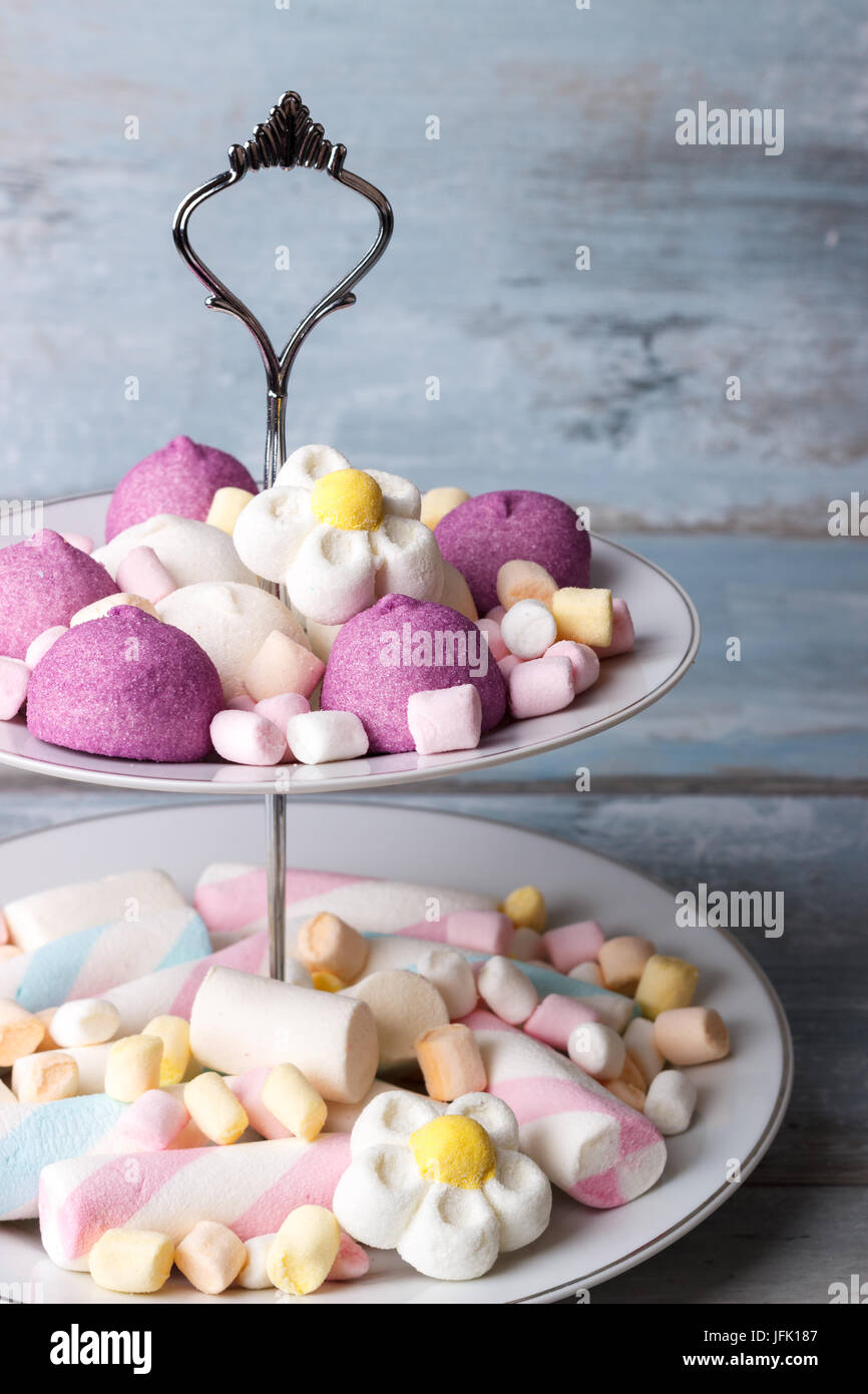 Marshmallows on a plate hi-res stock photography and images - Alamy