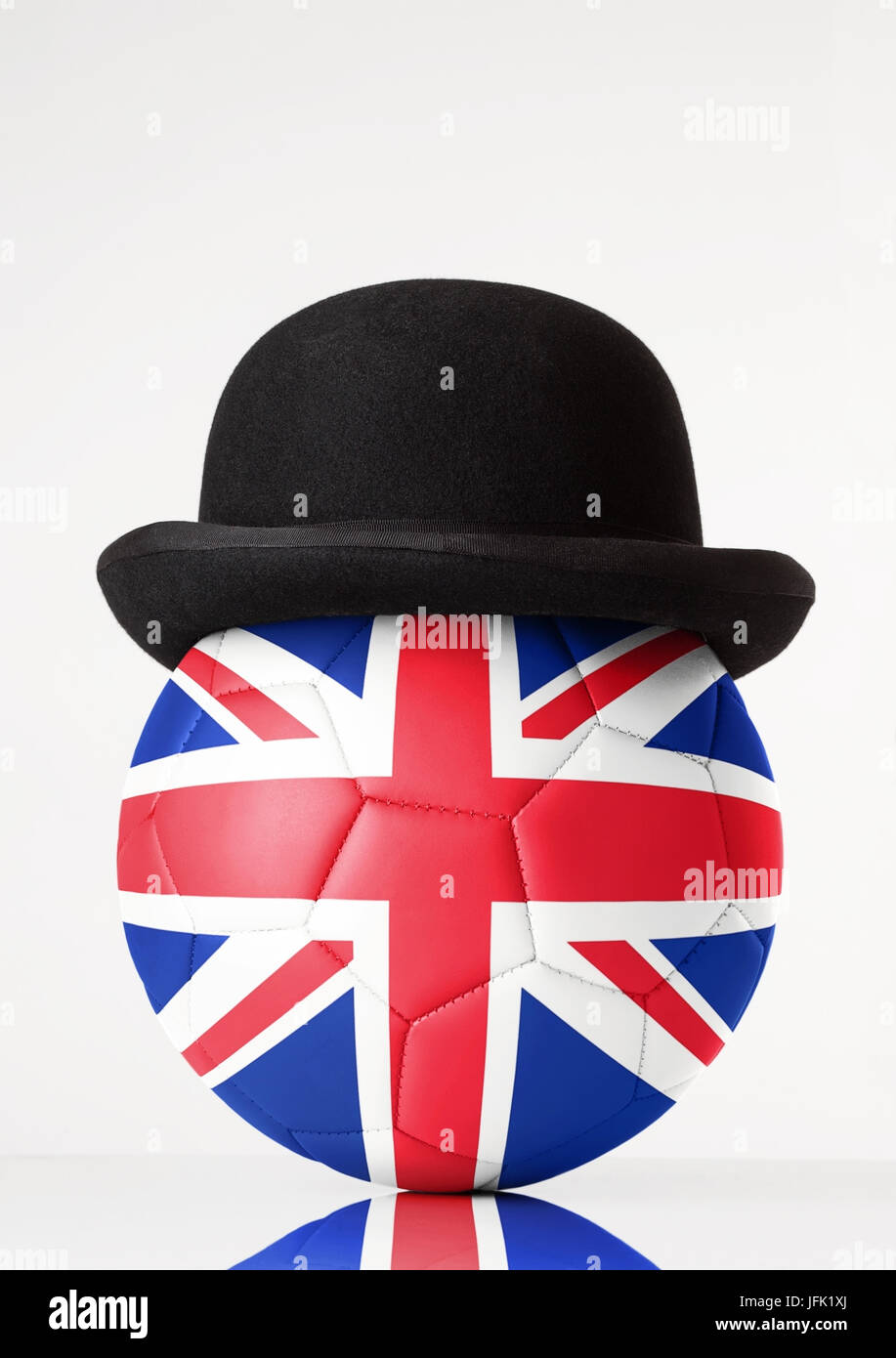 Soccer ball united kingdom flag hi-res stock photography and images - Alamy