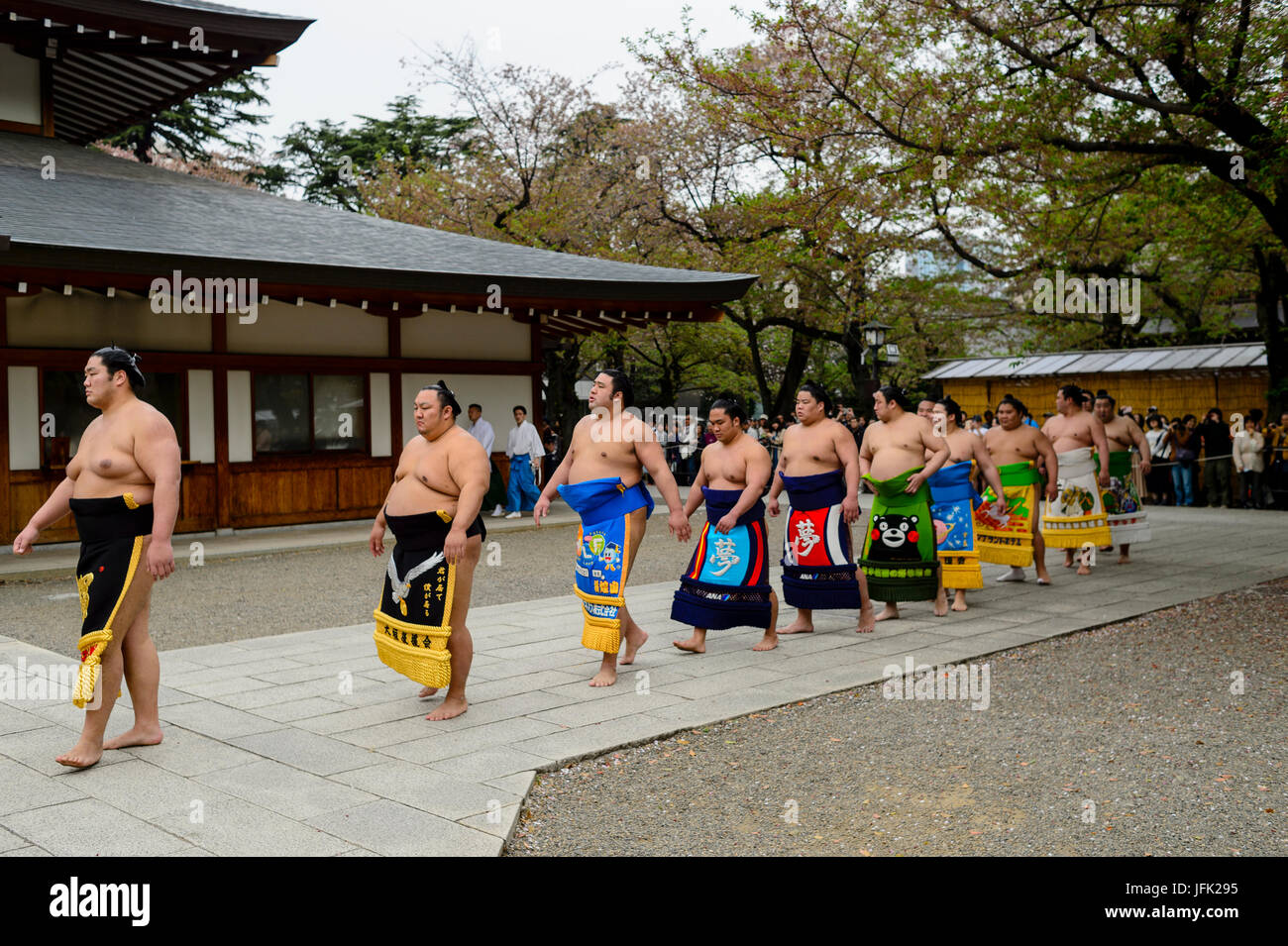Sumo tournament at Yasukuni shrine Stock Photo - Alamy