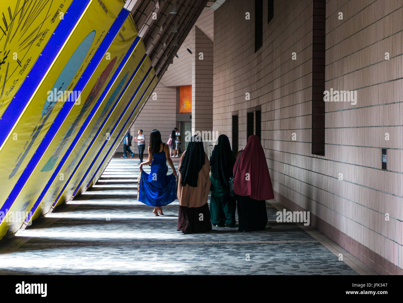 Female muslim tourists wearing hijabs hijab hi-res stock photography ...