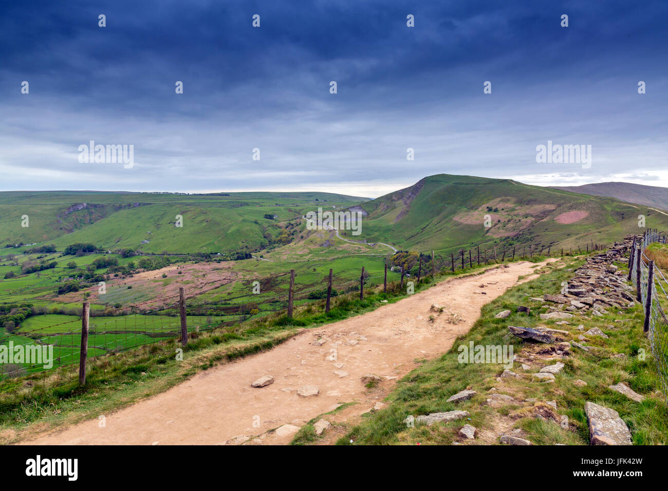 Looking along The Great Ridge towards Mam Tor in the Peak District ...
