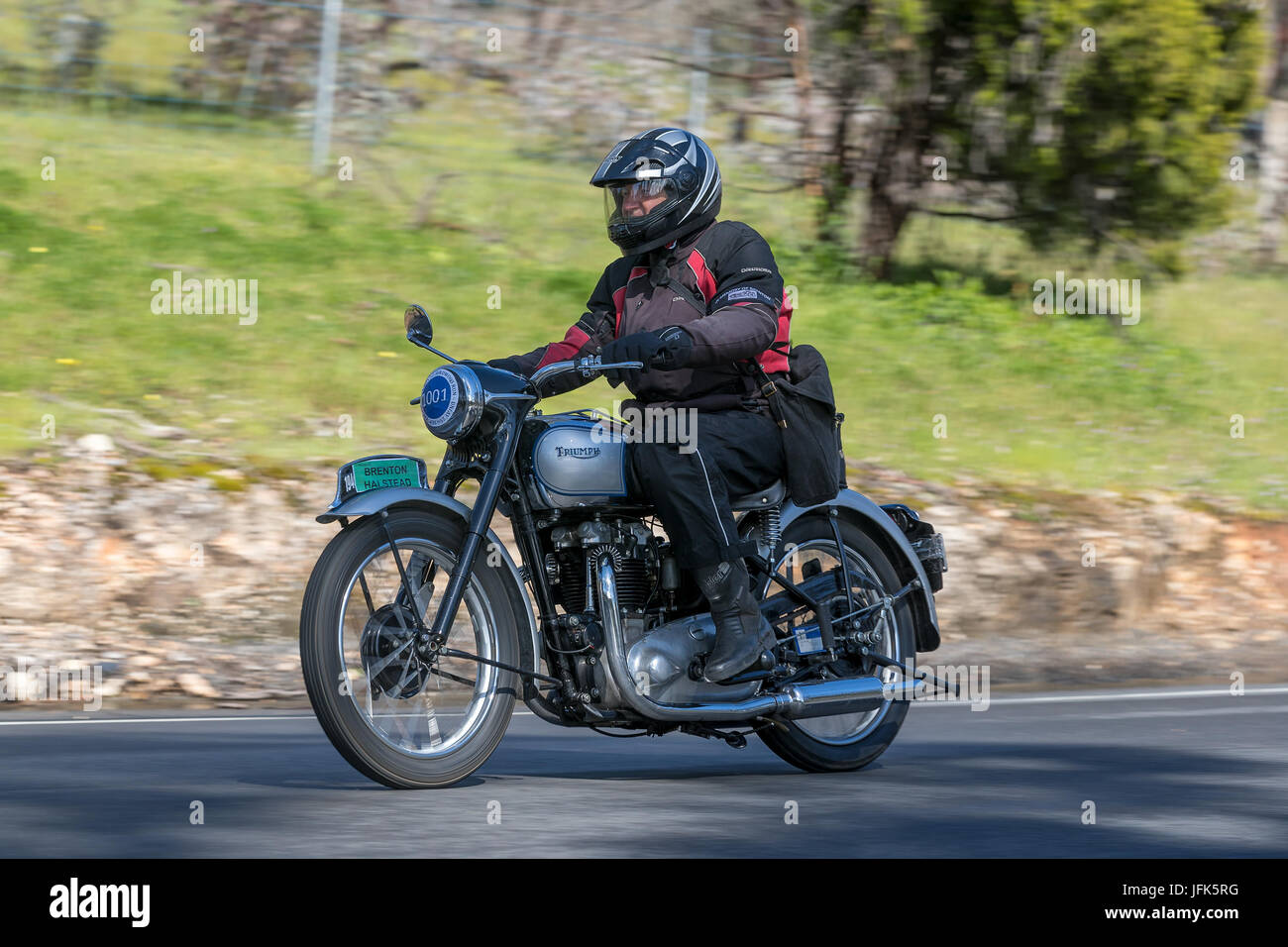 Vintage triumph motorcycle hi-res stock photography and images - Alamy