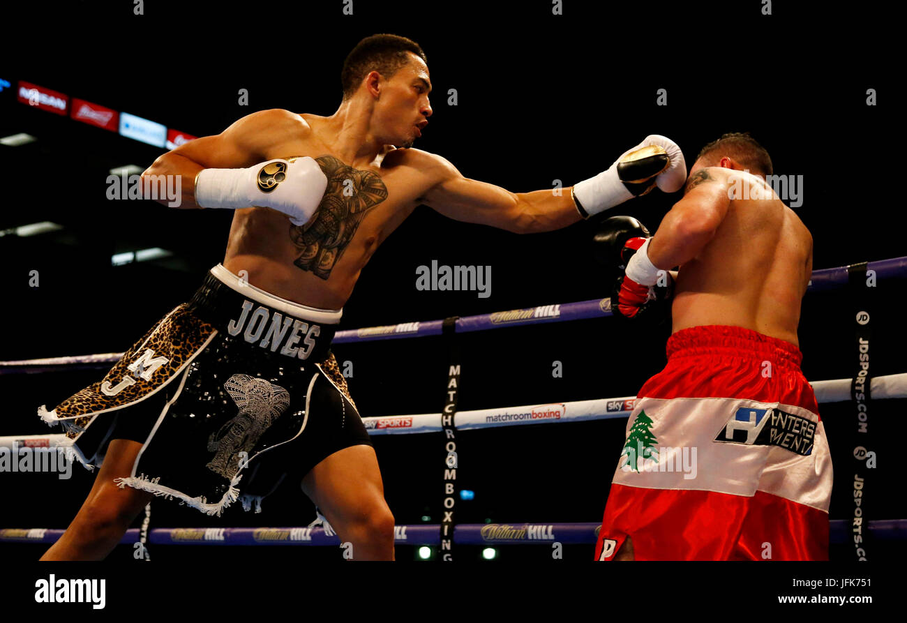 Morgan Jones (left) against Jade Karam in the Super-Middleweight ...