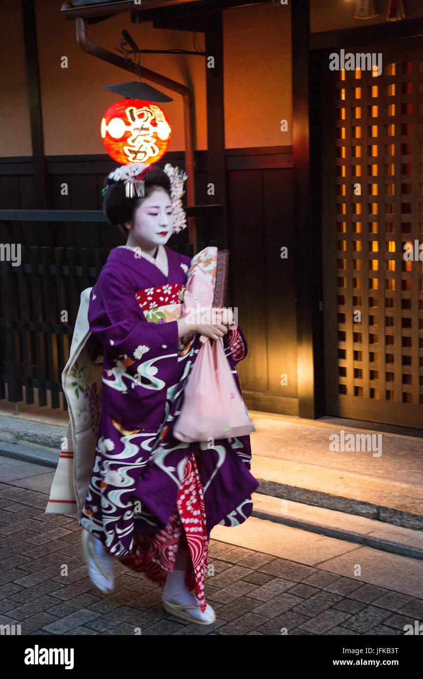 Memoirs of geisha hi-res stock photography and images - Alamy