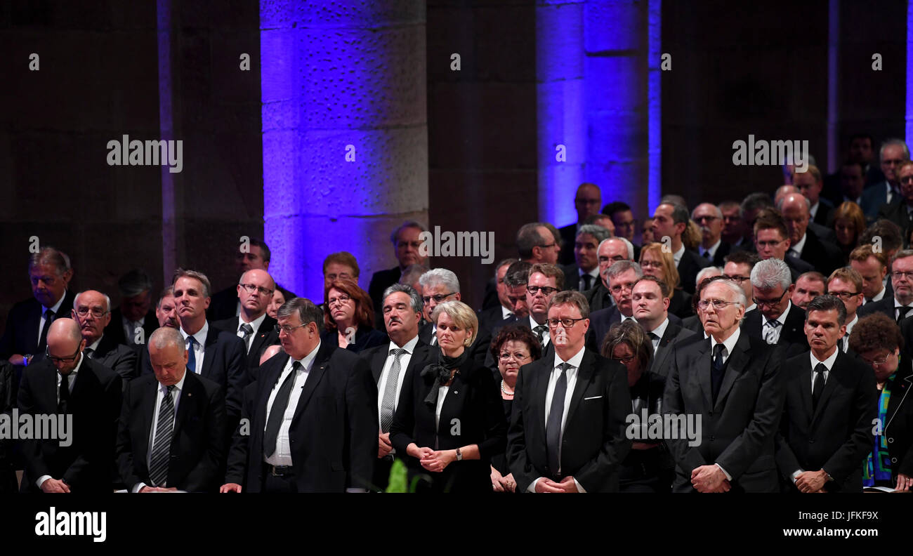 Speyer, Germany. 1st July, 2017. Mourners partake in the pontifical ...