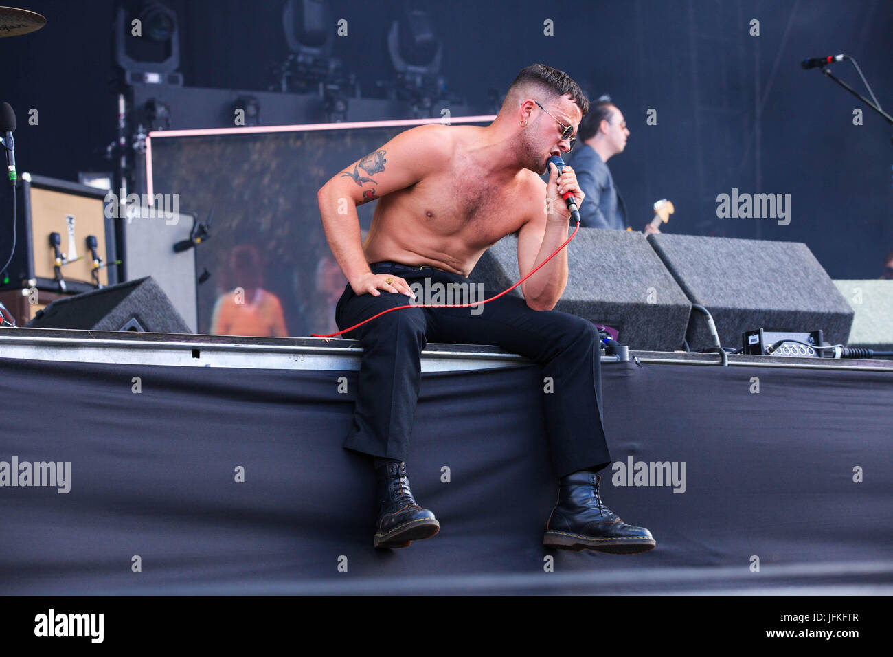 Isaac holman hi-res stock photography and images - Alamy