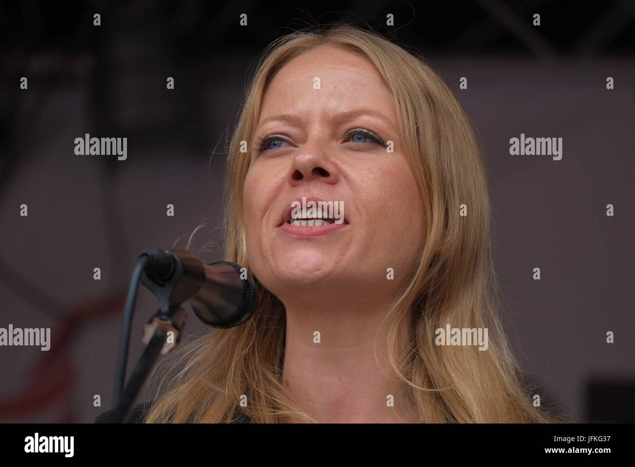 Sian berry hi-res stock photography and images - Alamy