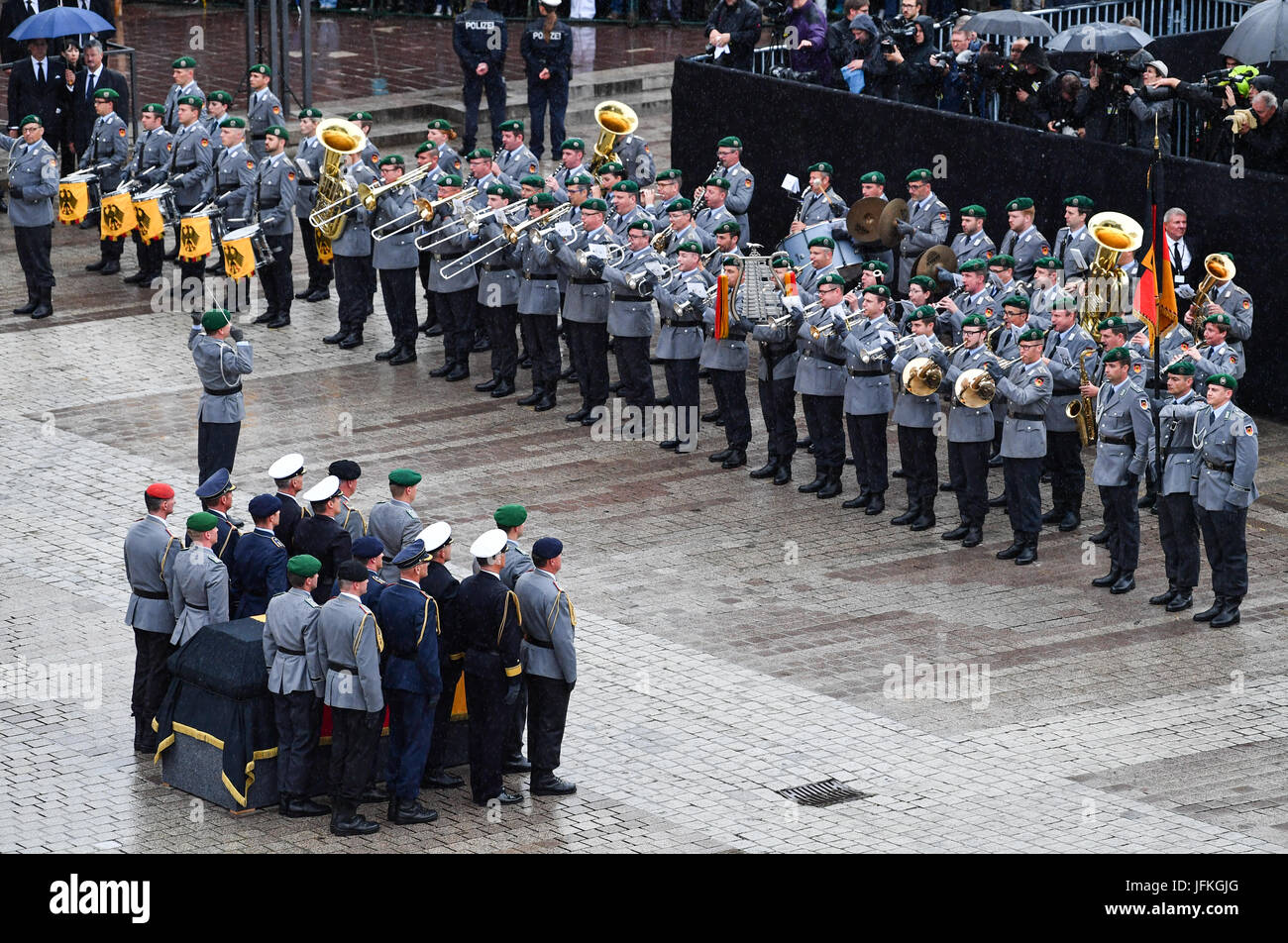 Speyer, Germany. 1st July, 2017. The coffin containing the remains of ...