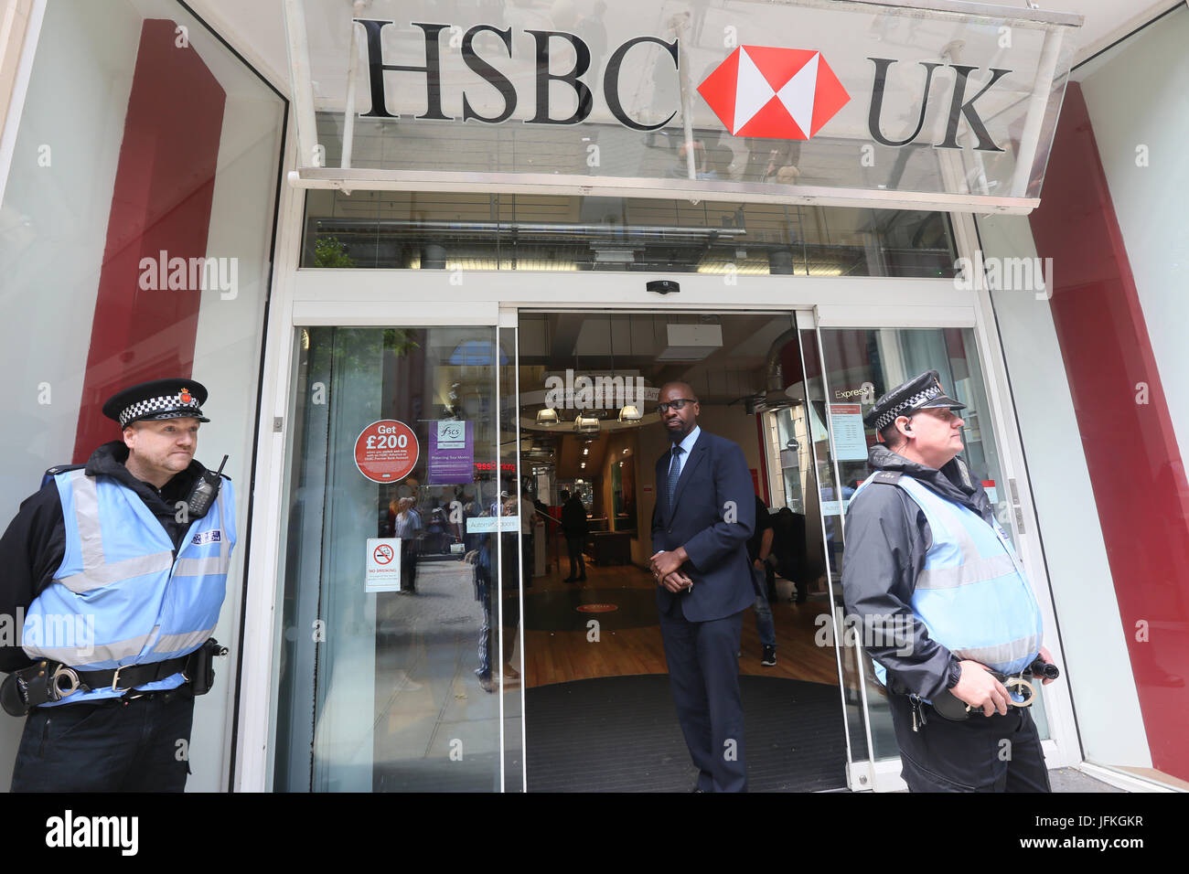 Manchester, UK. 1st July, 2017. Police Officers guard the entrance to ...