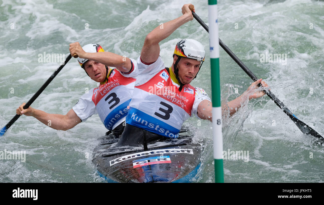 Markkleeberg, Germany. 1st July, 2017. Thomas Becker (L) and Robert ...