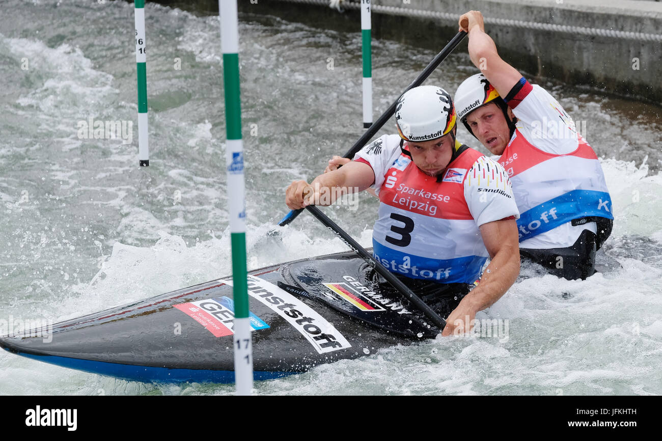 Markkleeberg, Germany. 1st July, 2017. Thomas Becker (R) and Robert ...