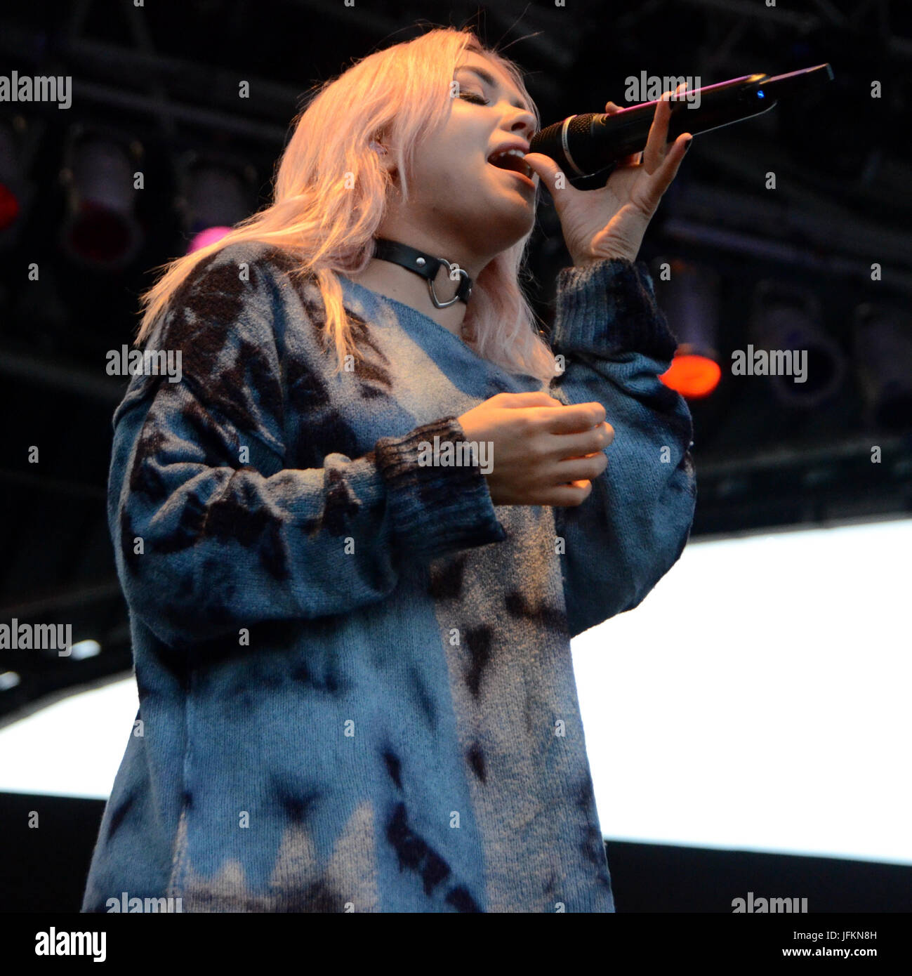 Rena lovelis of hey violet hi-res stock photography and images - Alamy