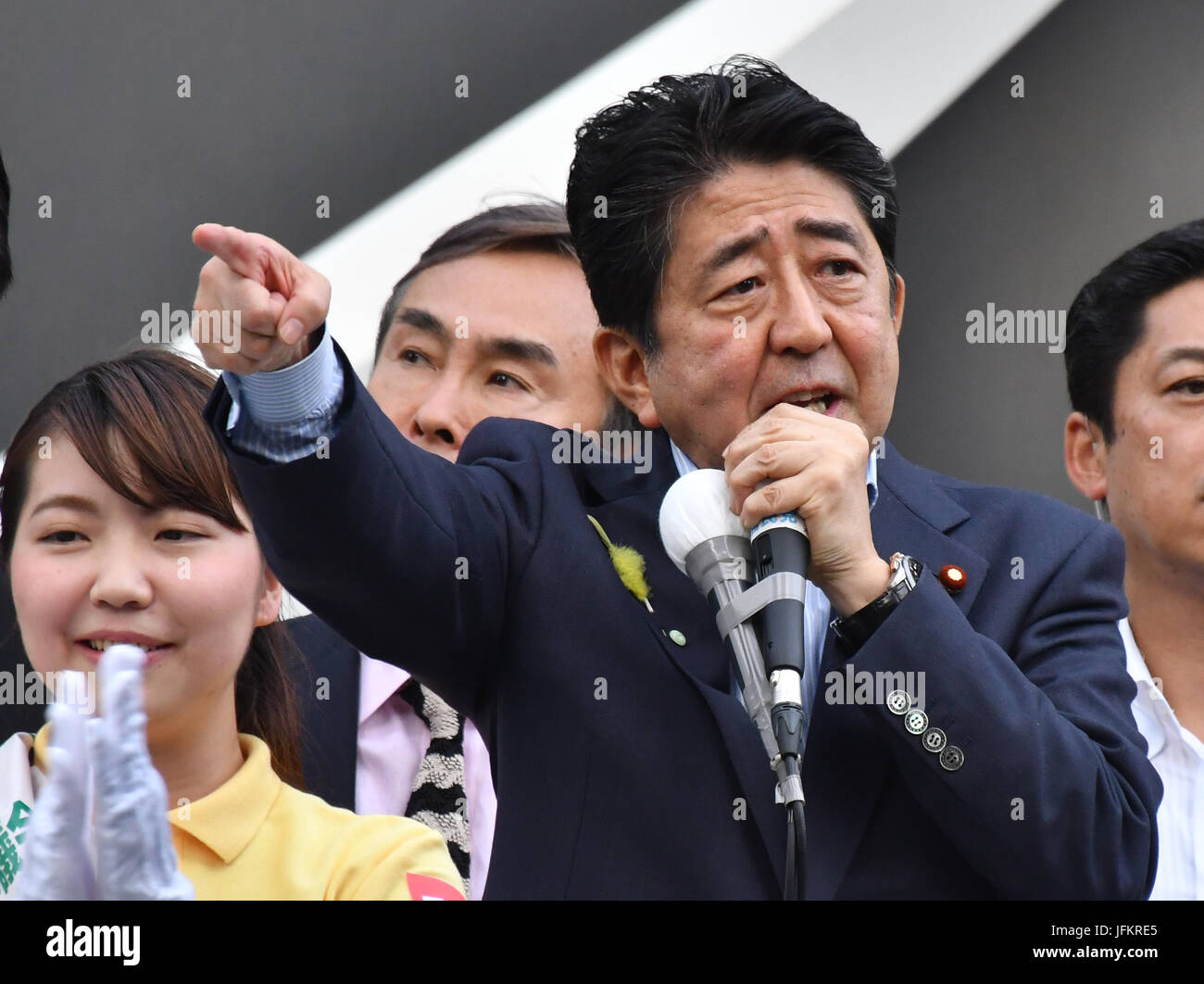 Tokyo, Japan. 1st July, 2017. Japans Prime Minister Shinzo Abe takes to ...