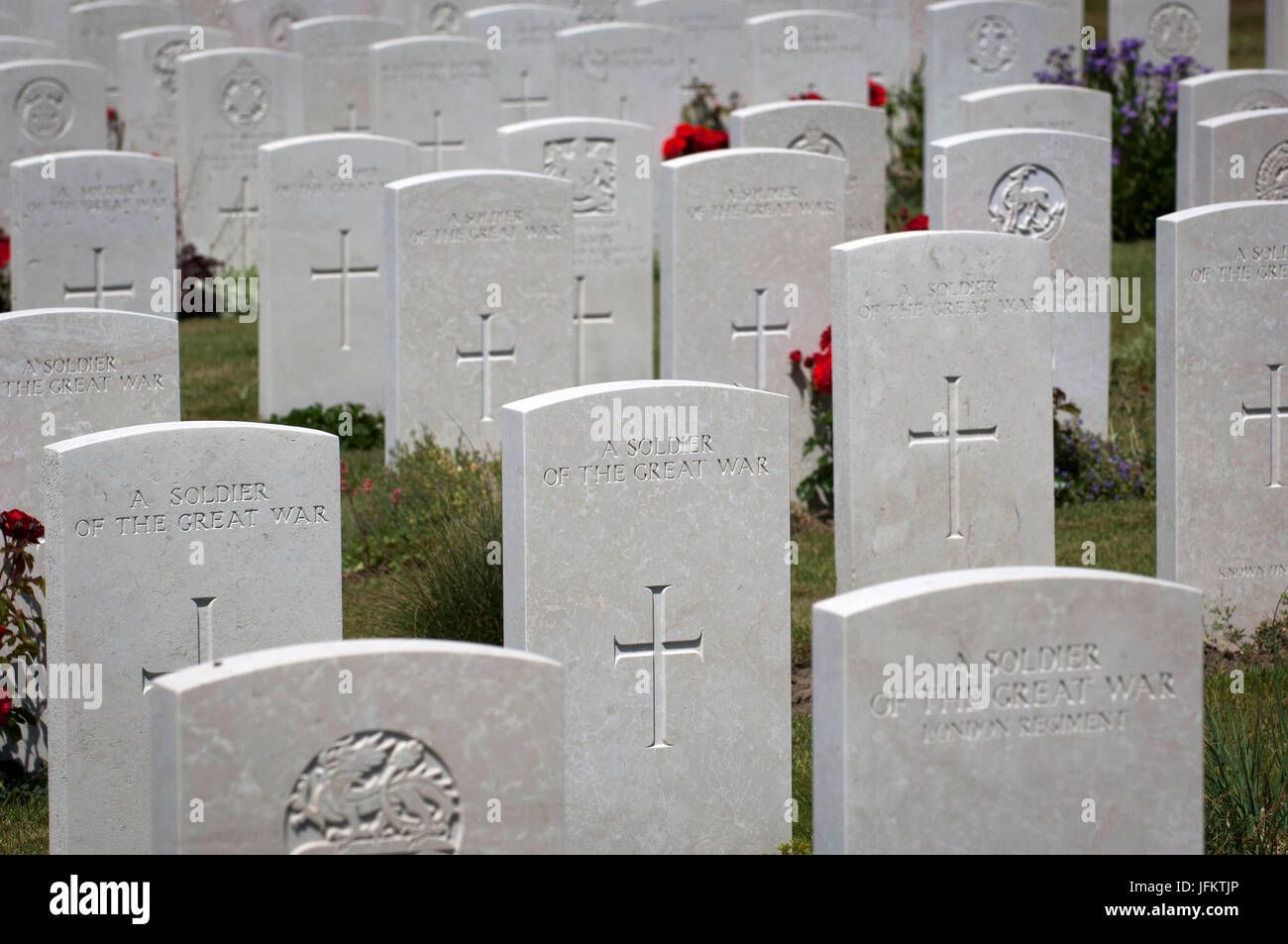 Cwgc ww1 cemetery hi-res stock photography and images - Alamy