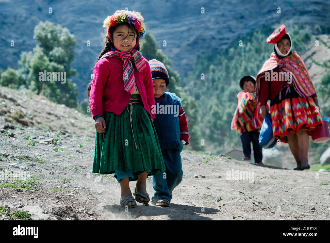 Peru indian girl with llama hi-res stock photography and images - Alamy