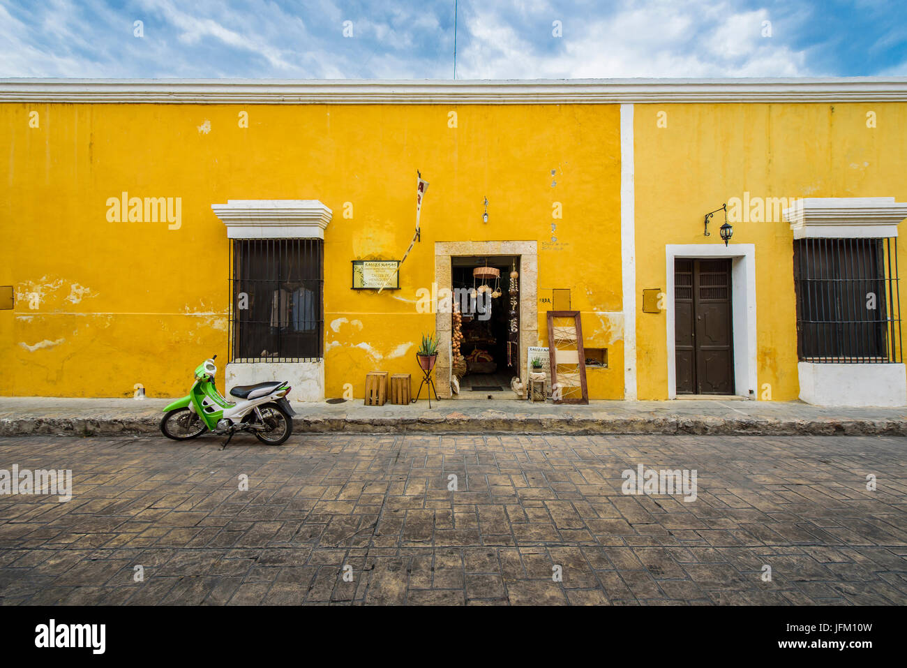 Shop in Izamal, Yucatan, Mexico Stock Photo - Alamy