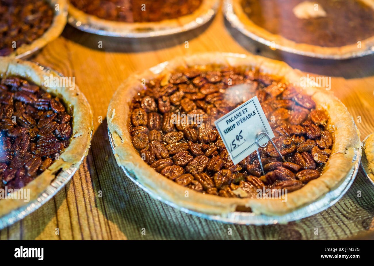 Macro closeup of display of pecan pies in market Stock Photo - Alamy