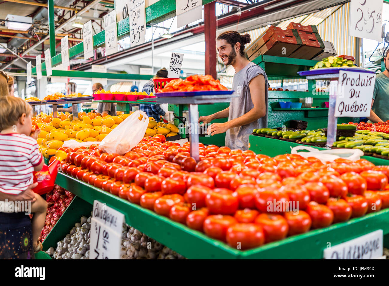 Man selling tomatoes hi-res stock photography and images - Alamy