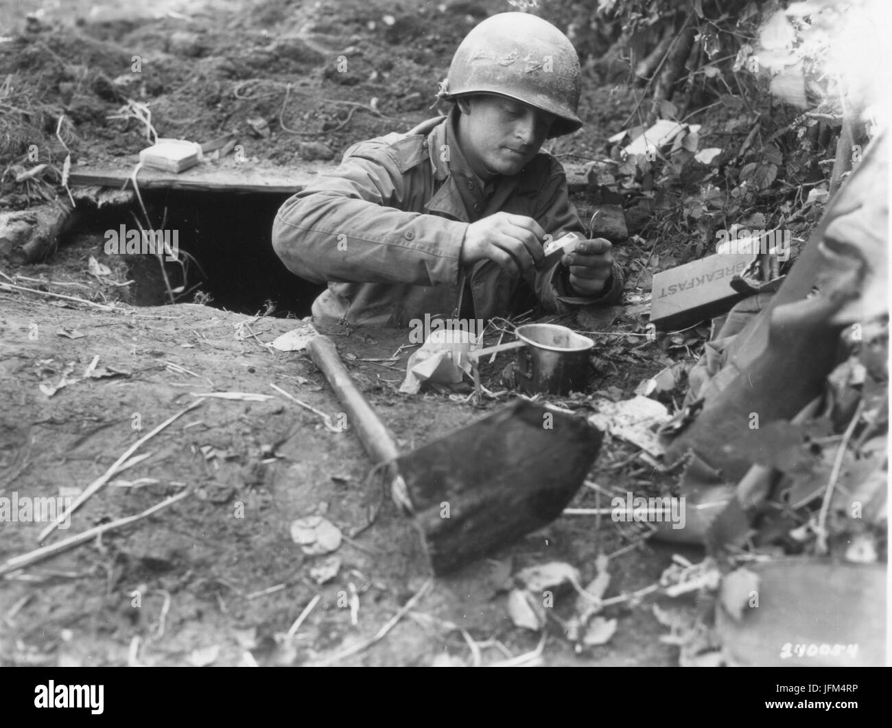 Foxhole hi-res stock photography and images - Alamy