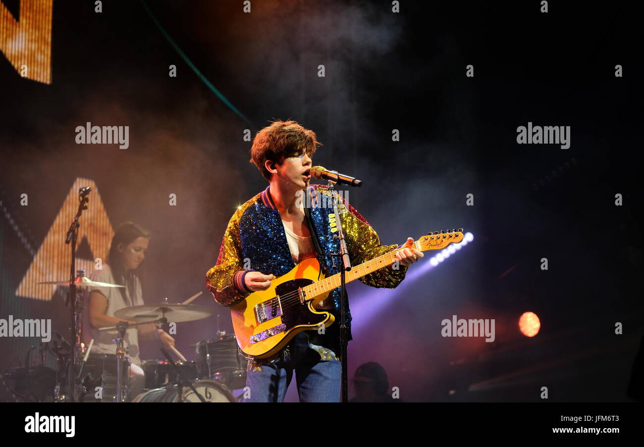 Declan mckenna hi-res stock photography and images - Alamy