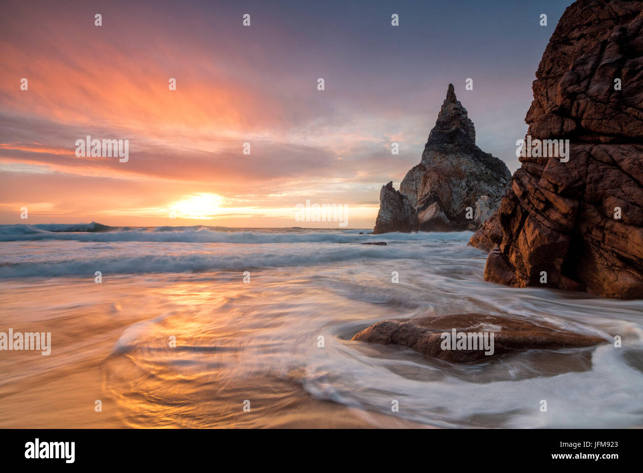 Colares hi-res stock photography and images - Alamy