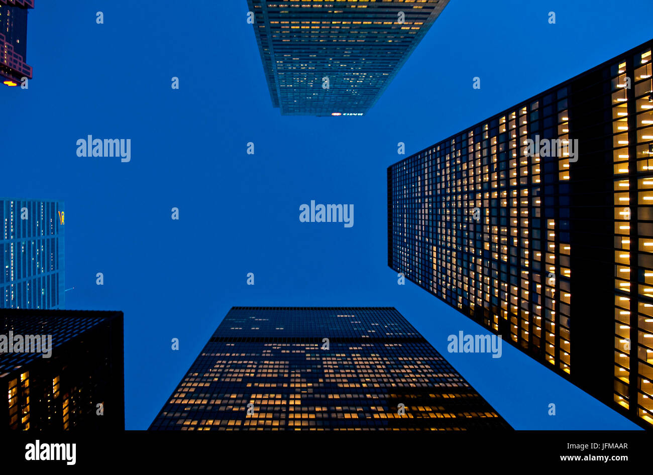 Toronto business district hi-res stock photography and images - Alamy