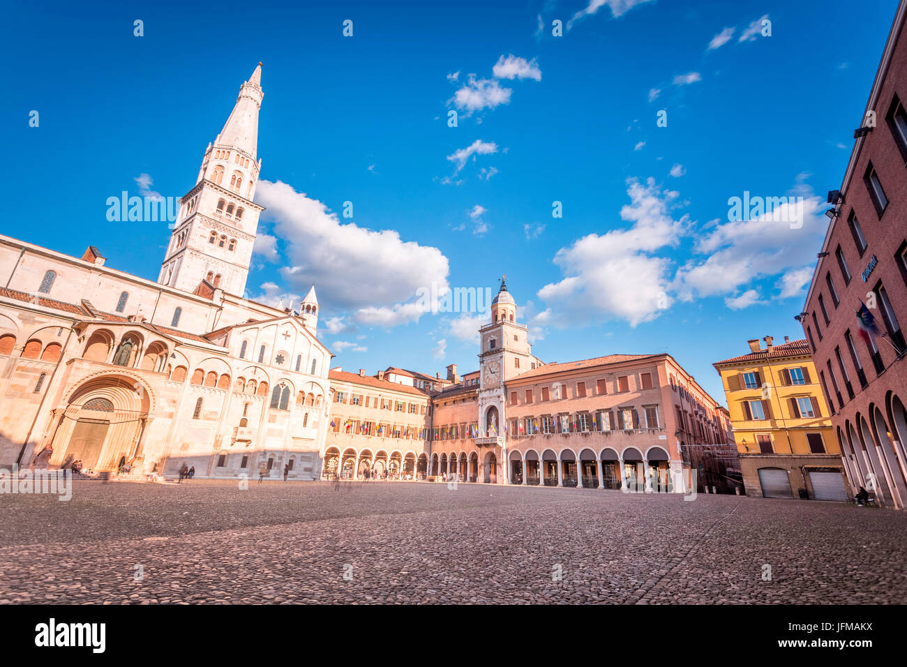 Modena italy cathedral hi-res stock photography and images - Alamy