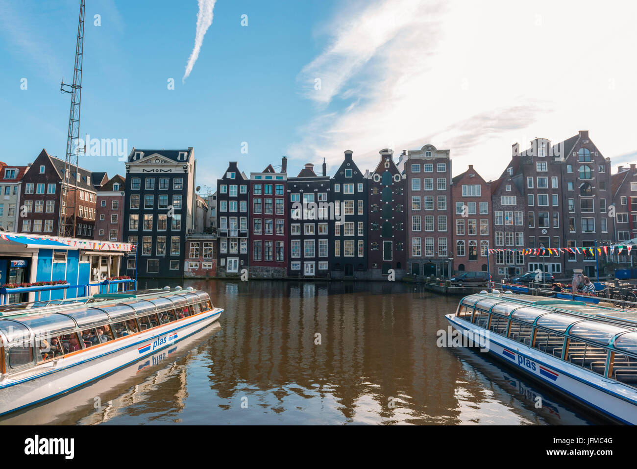 Traditional urban buildings buildings hi-res stock photography and ...