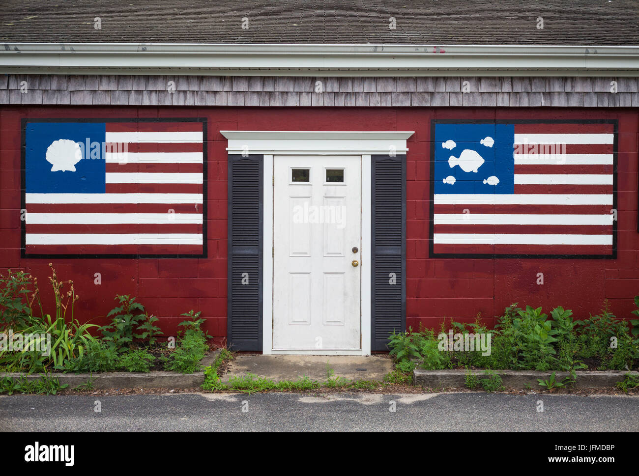 USA, Massachusetts, Cape Cod, West Yarmouth, US flags with seafood ...