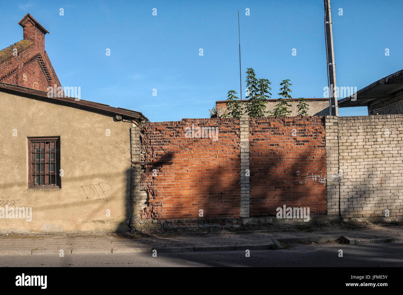 Kind of ordinary city suburbs hi-res stock photography and images - Alamy