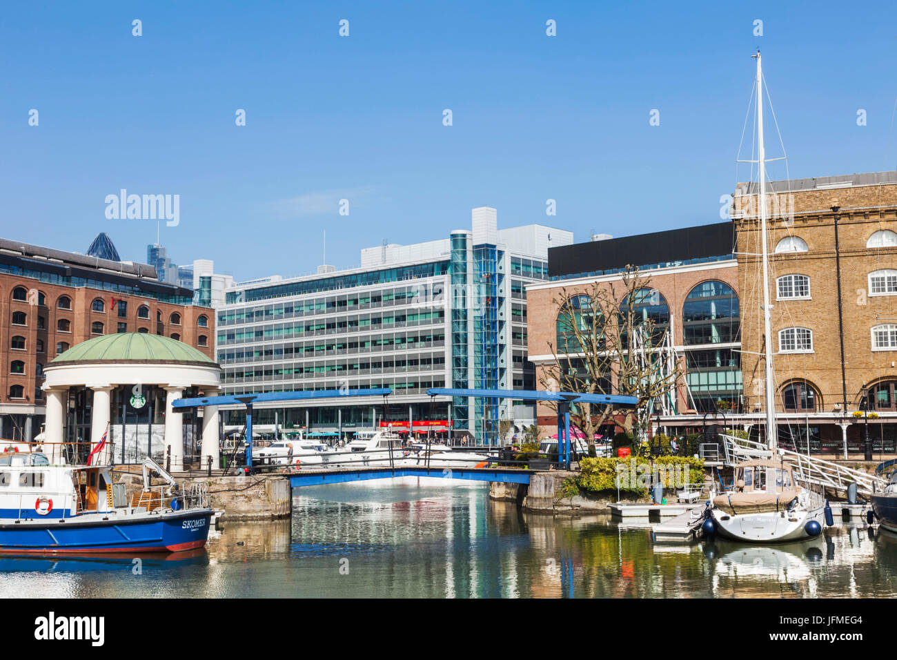 Wapping london docks hi-res stock photography and images - Alamy