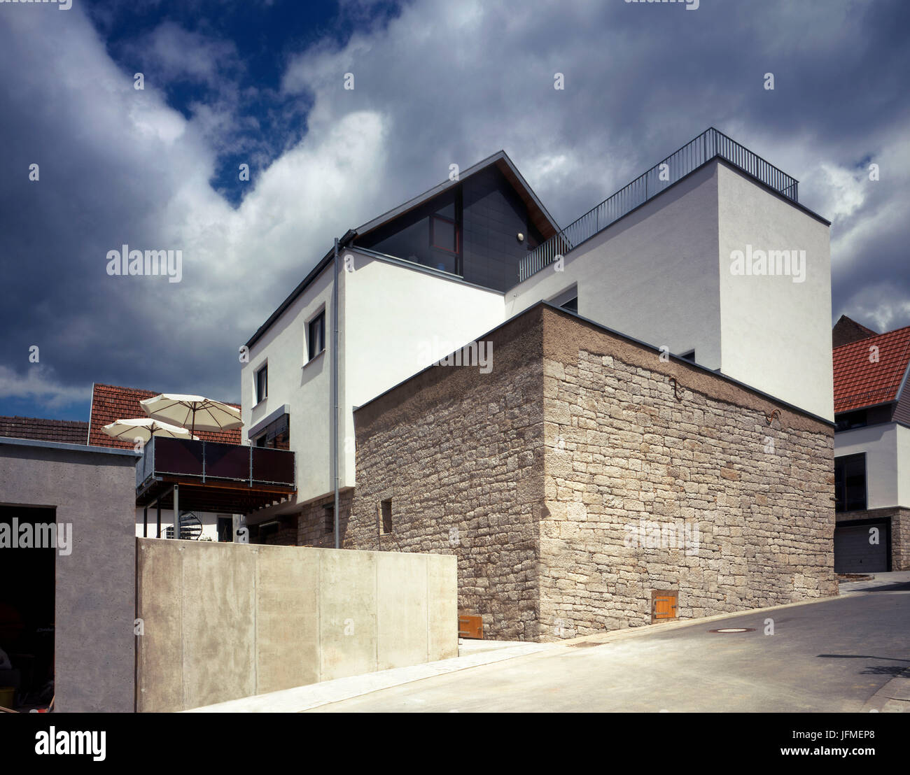 Masonry house hi-res stock photography and images - Alamy